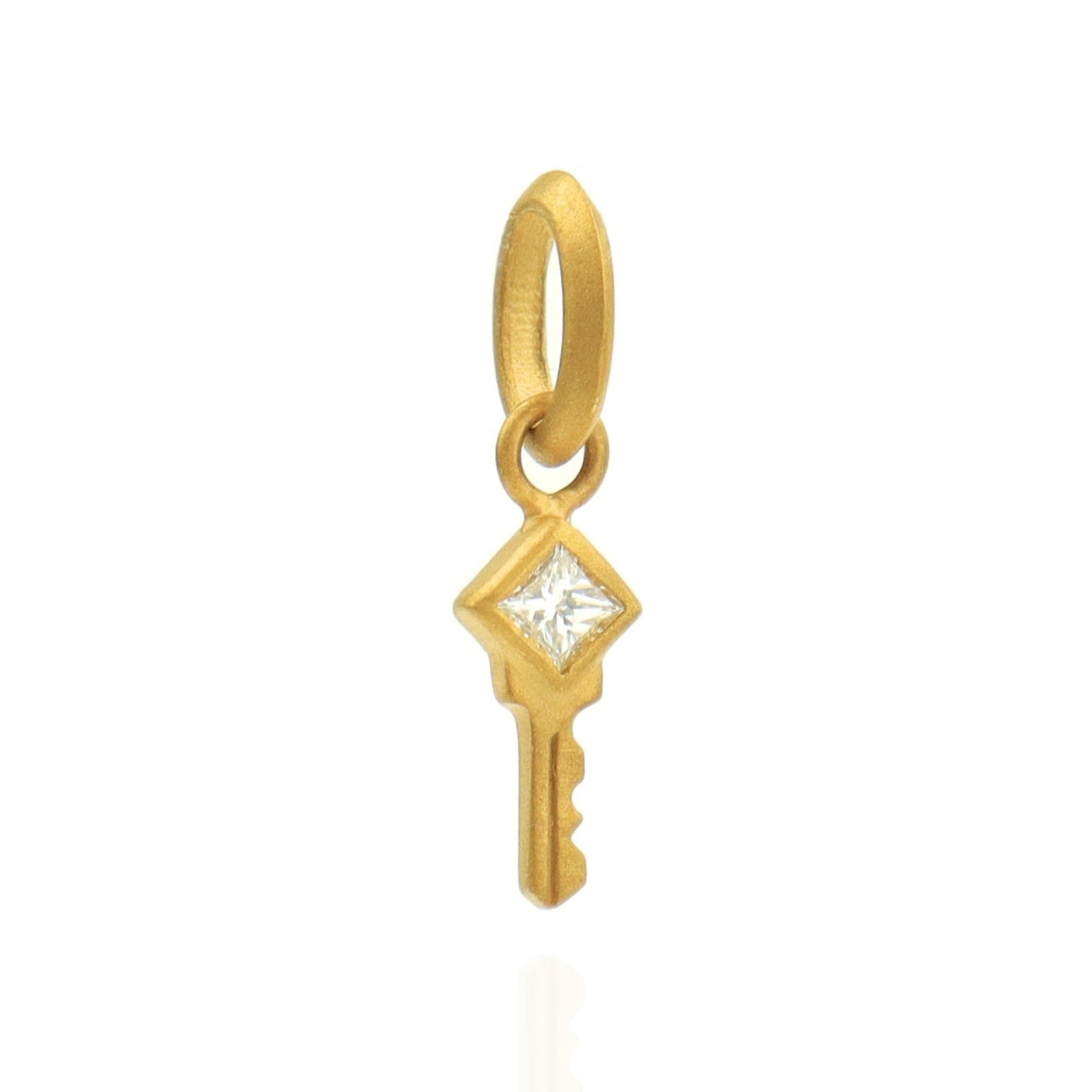 Princess Key Emblem – LORAK JEWELRY